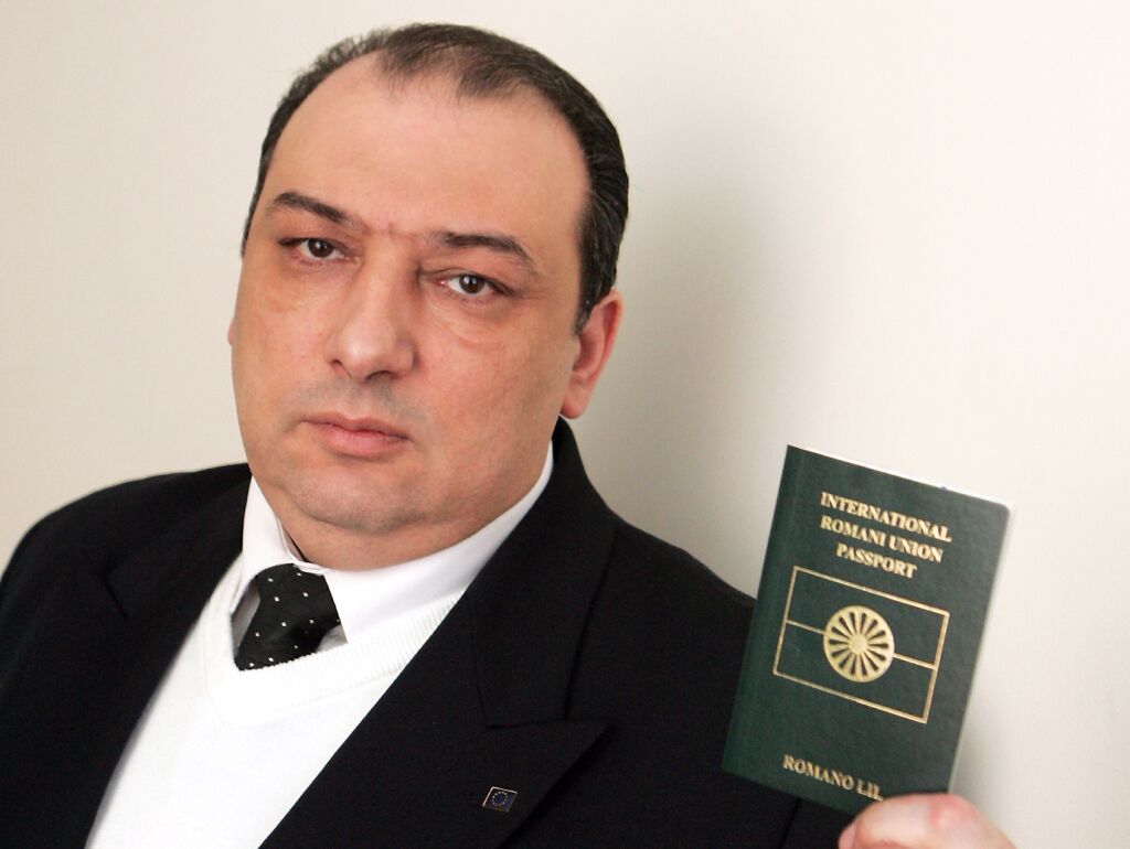 Rudēvičs: romu pases ir leģitīmas - nra.lv