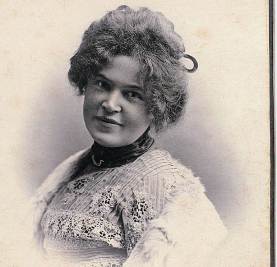 1865. gada 16. martā, dzimusi latviešu dzejniece Aspazija (153) – Pedagogs