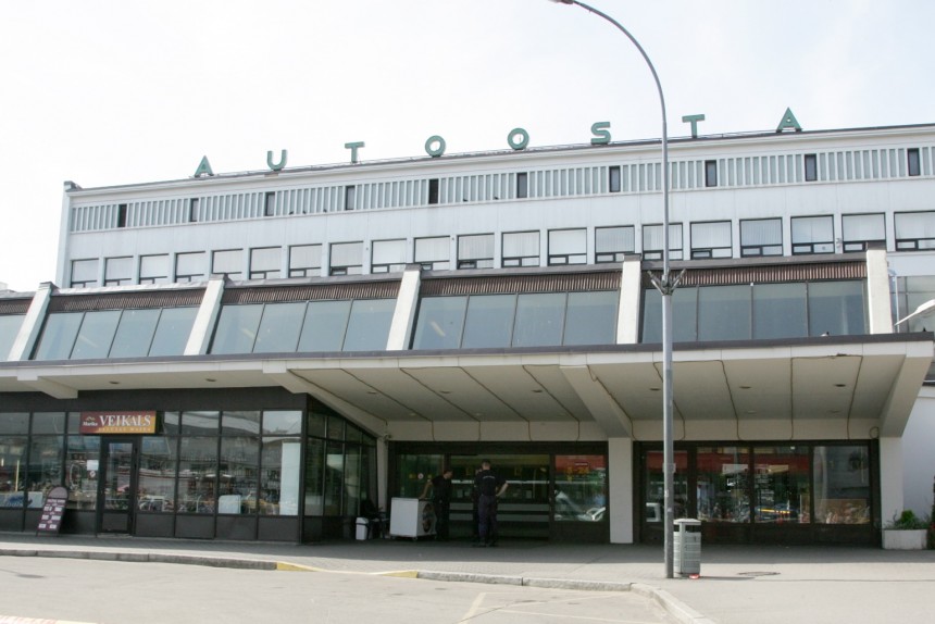 Par uzturēšanos Rīgas autoostā naktī jāmaksā viens eiro - nra.lv