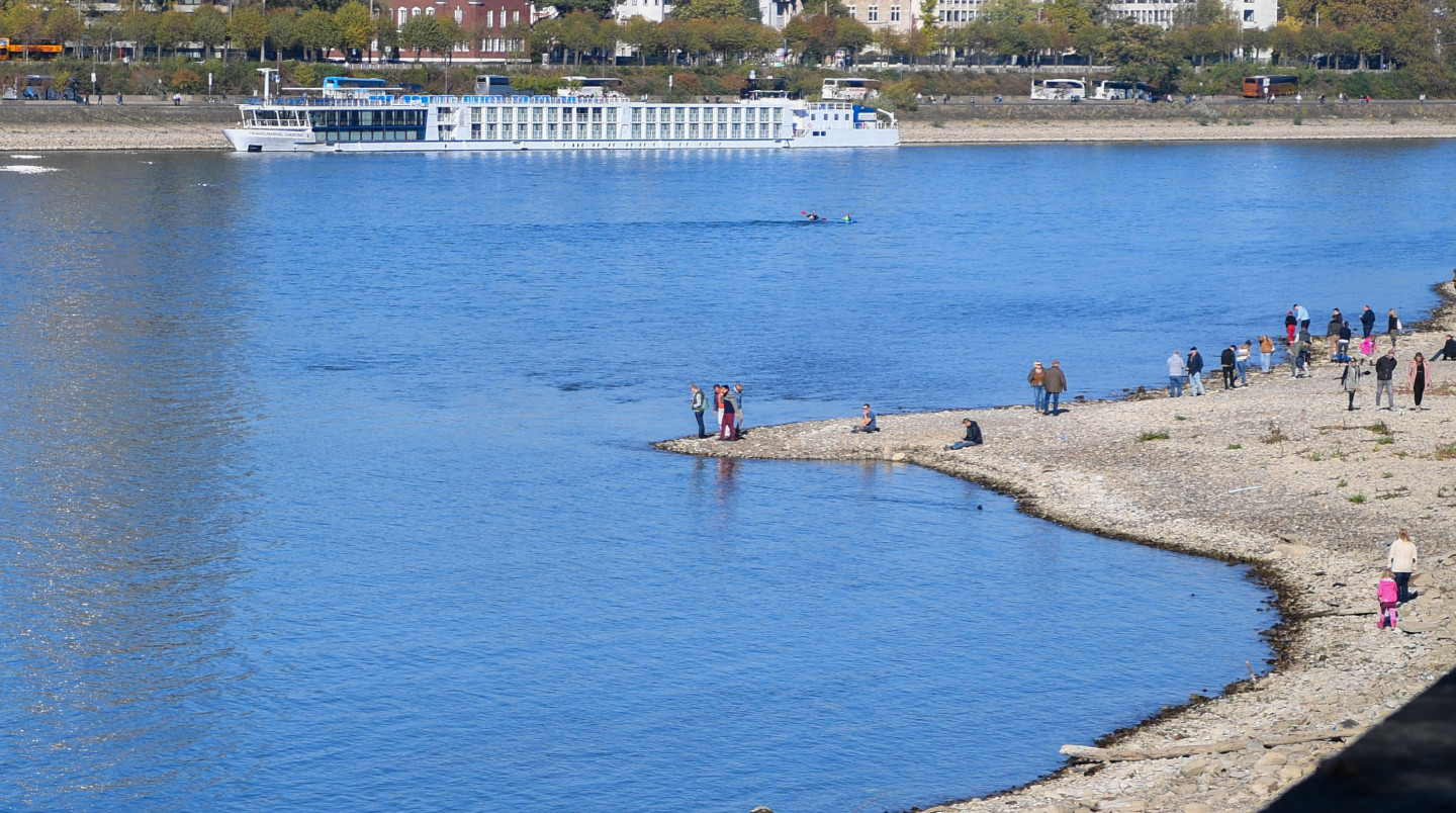 Reinas upe nespēj atgūties pēc sausās vasaras - nra.lv