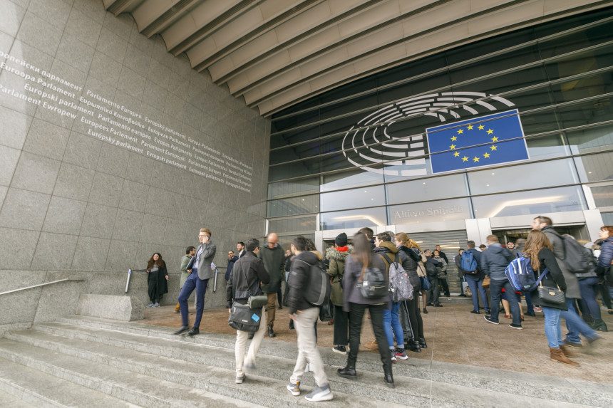 Eiropas Savienības valstis apstiprinājušas 500 miljonu eiro palīdzību ...