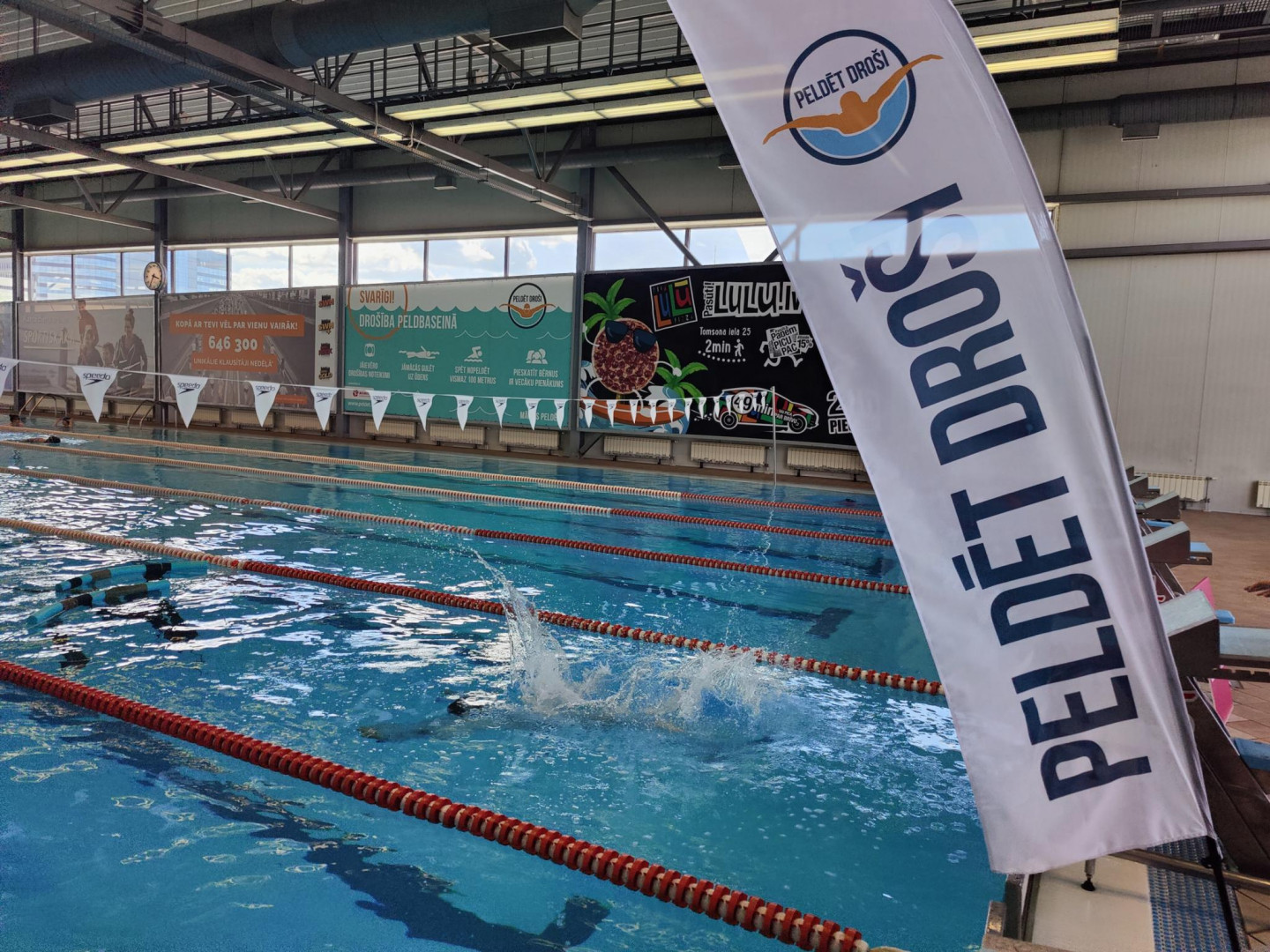 Peldbaseinos cenas pieaugušas par vidēji 30% - nra.lv