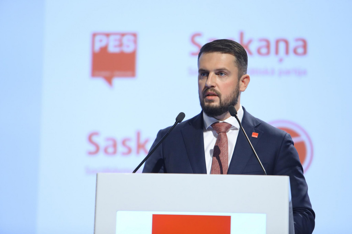 No "Saskaņas" līdzpriekšsēdētāja un valdes locekļa amata atkāpjas ...