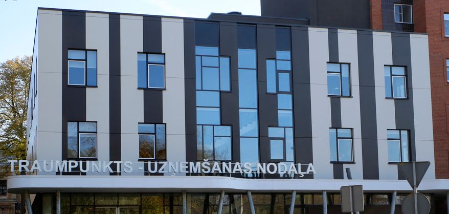 Patlaban "traumās" rindā uz uzņemšanu gaida 26 cilvēki ar dažādām ...