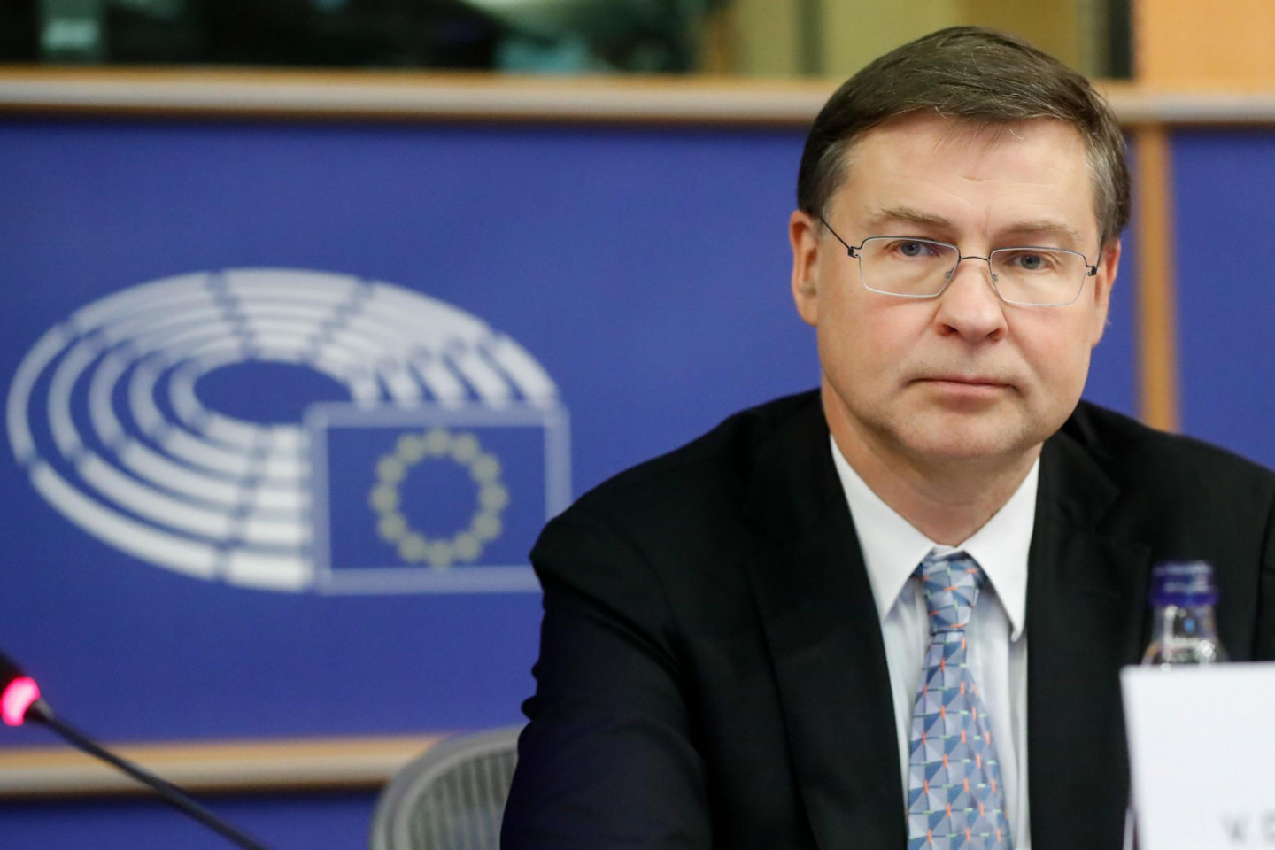 Dombrovskis: Svarīgi ir sankcijas pret Krieviju nesākt pāragri mazināt ...