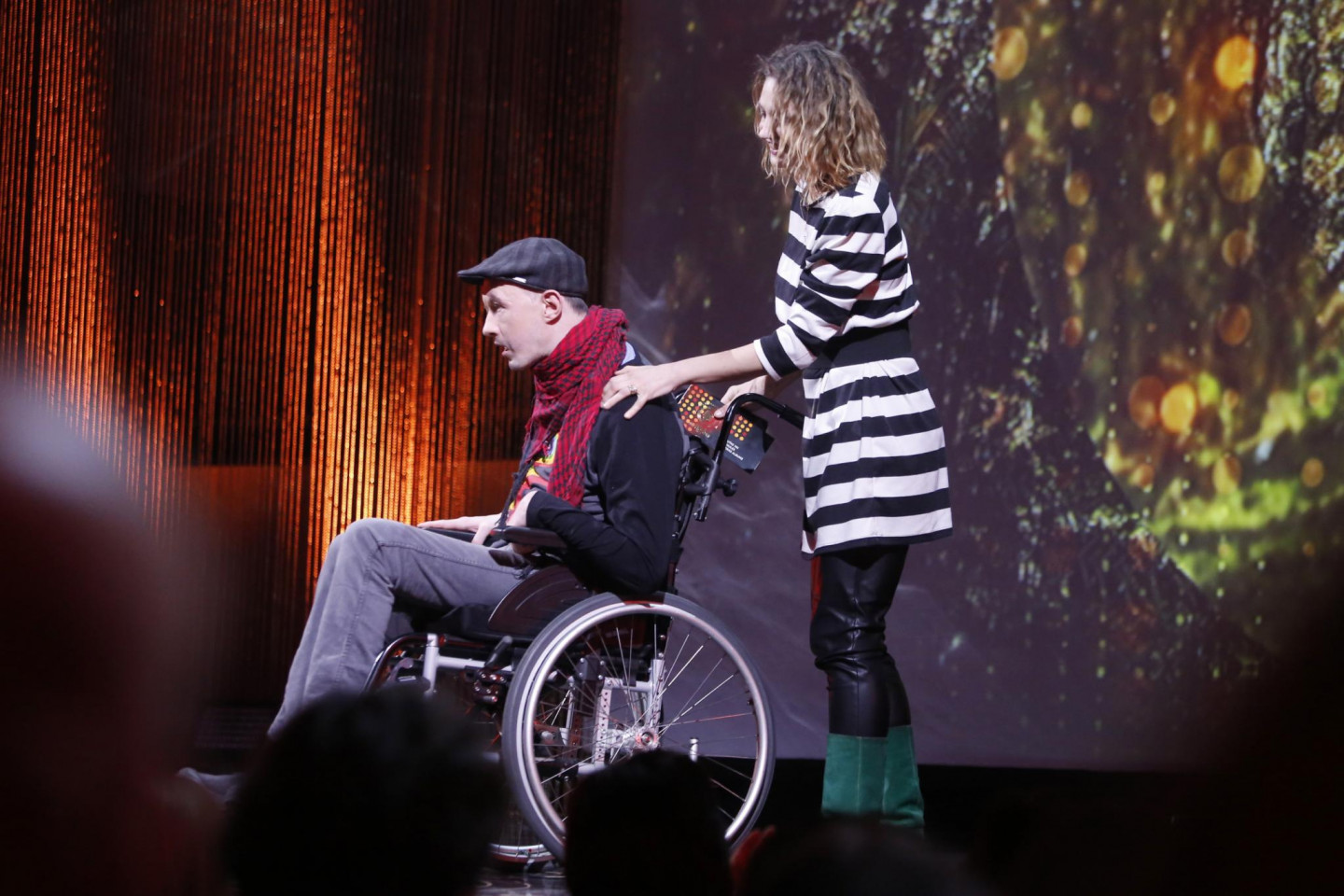 Ilona Balode izdod grāmatu, kur skaudri nolasās divi laikposmi: pirms ...