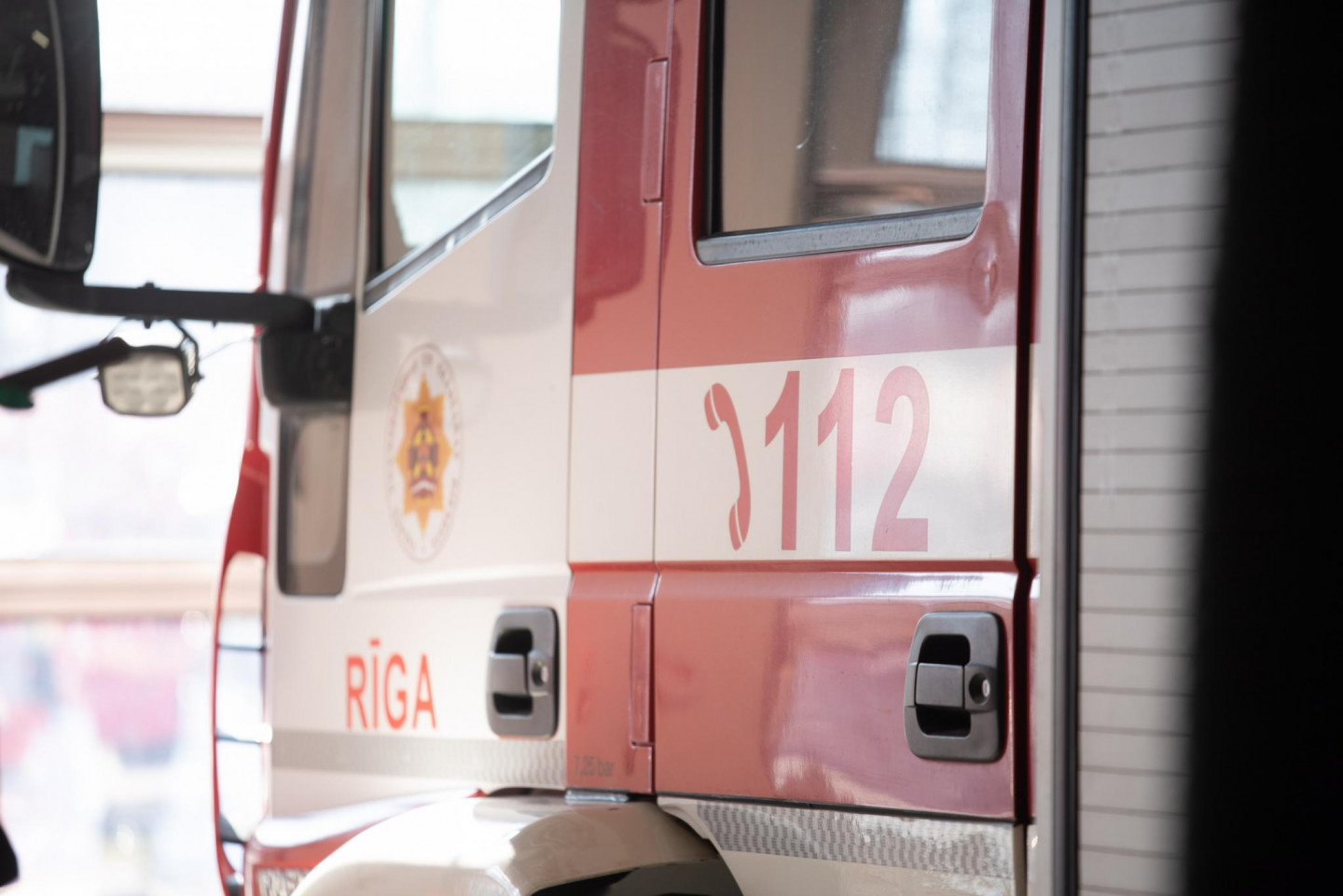 Vakar VUGD no avarējuša auto atbrīvoja 3 cilvēkus - nra.lv