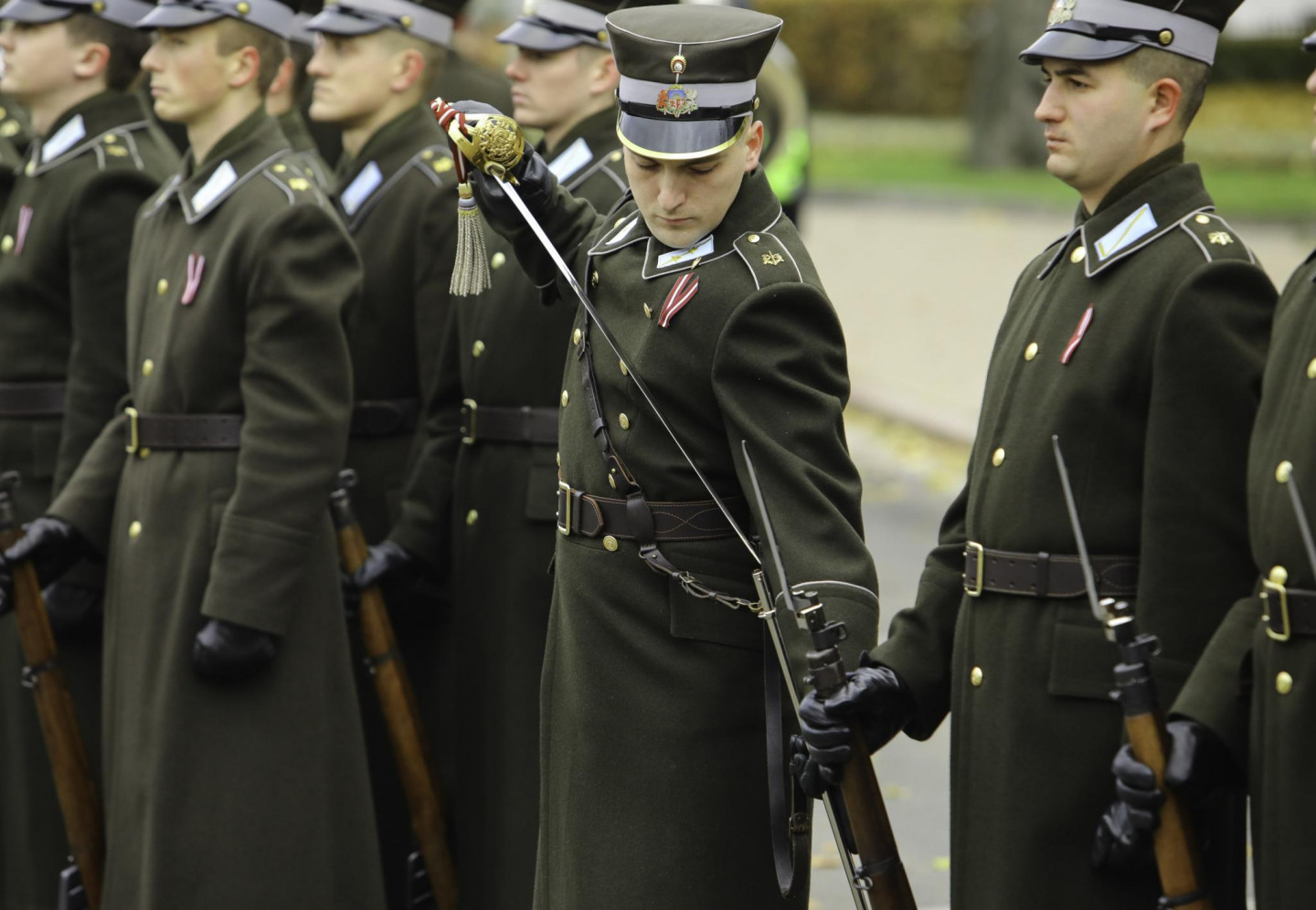 NBS pulkvedis: Diskusija par "lielgabala gaļu" Valsts aizsardzības ...
