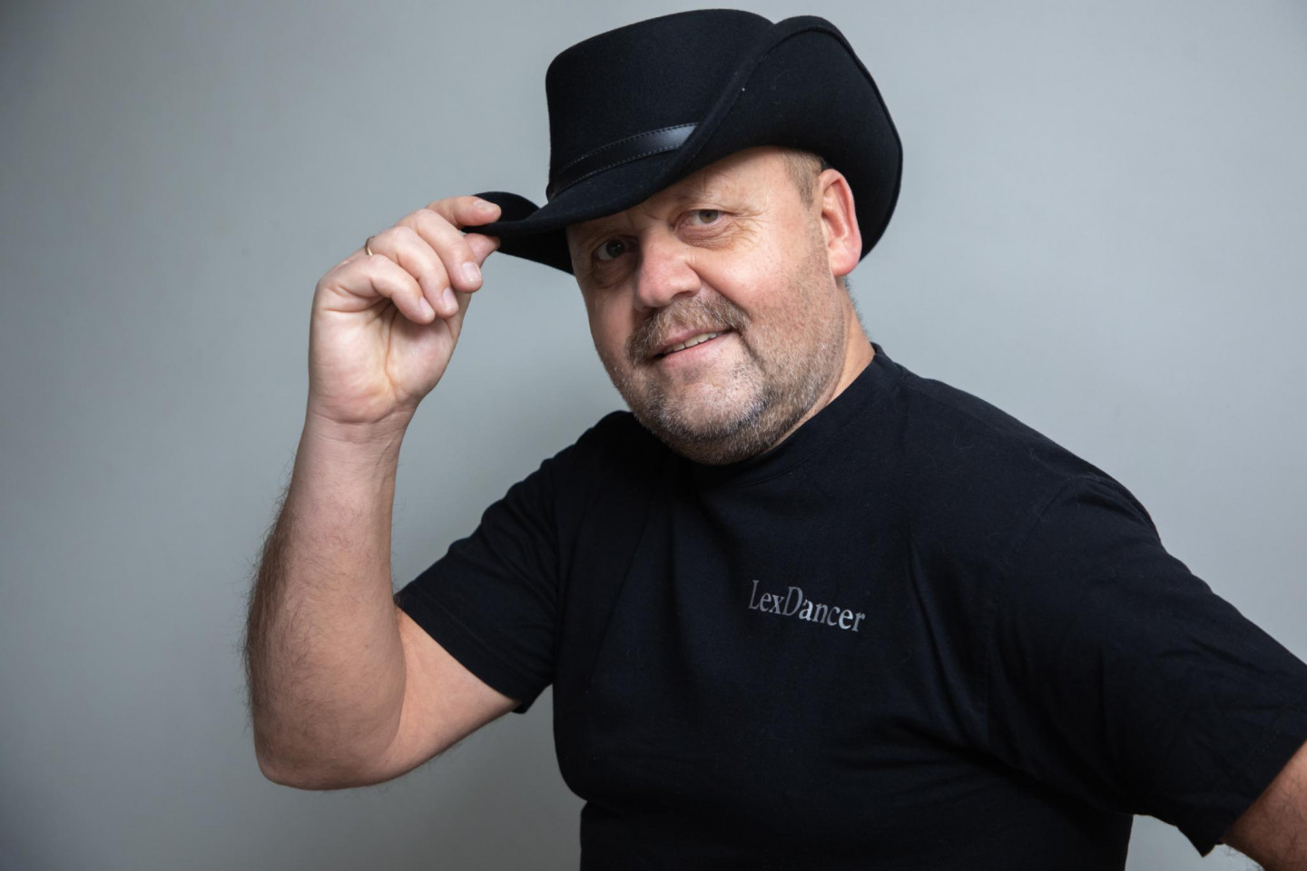 VAKARA ZIŅAS. Tiesnesis, kurš dejo līnijdejas - nra.lv