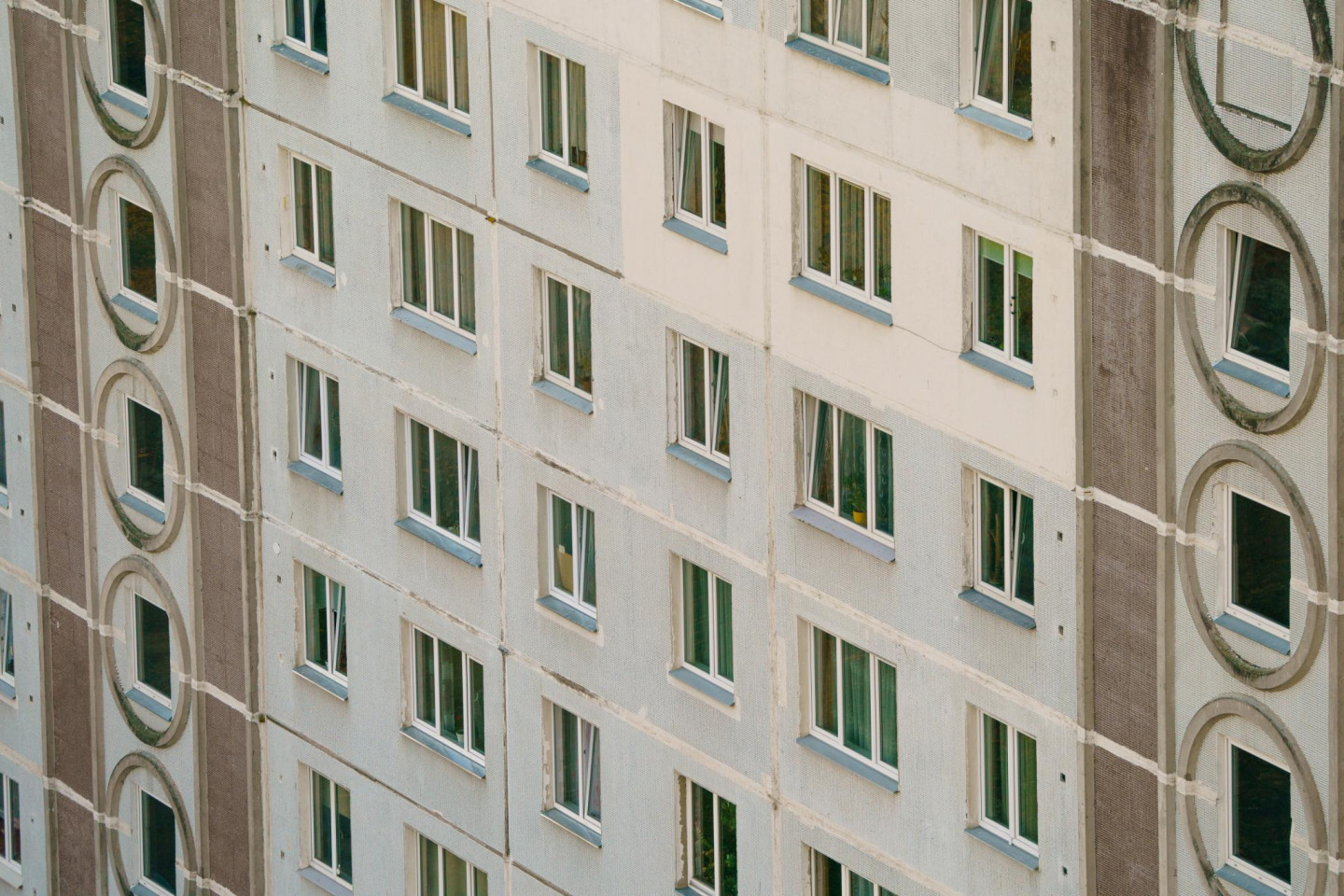 PTAC brīdina par liftu drošību: Gandrīz pusei no lietošanā esošajiem ...