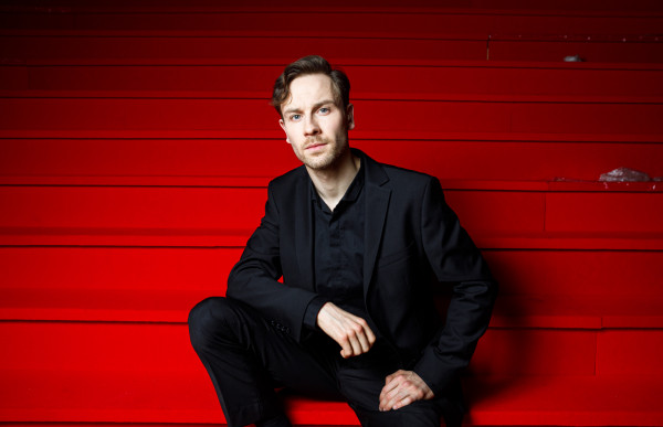 Maksims Busels ver sava dzīvokļa durvis džeza cienītājiem - nra.lv