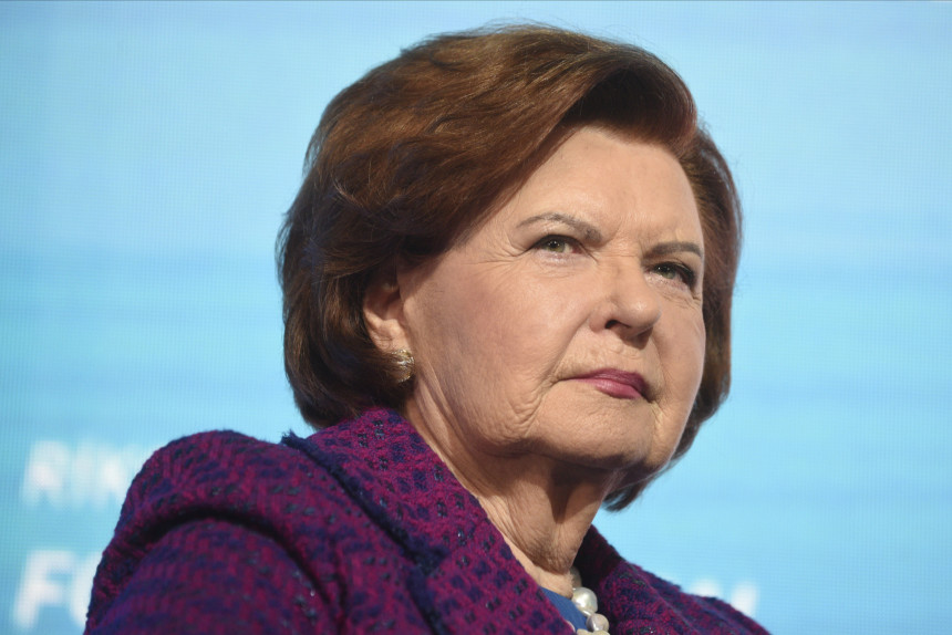 Vaira Vīķe - Freiberga velta sirsnīgus atvadu vārdus mūžībā ...