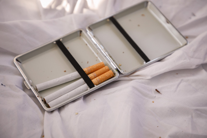 Teātra kritiķe Zane Radzobe vēršas pie cilvēkiem - nra.lv