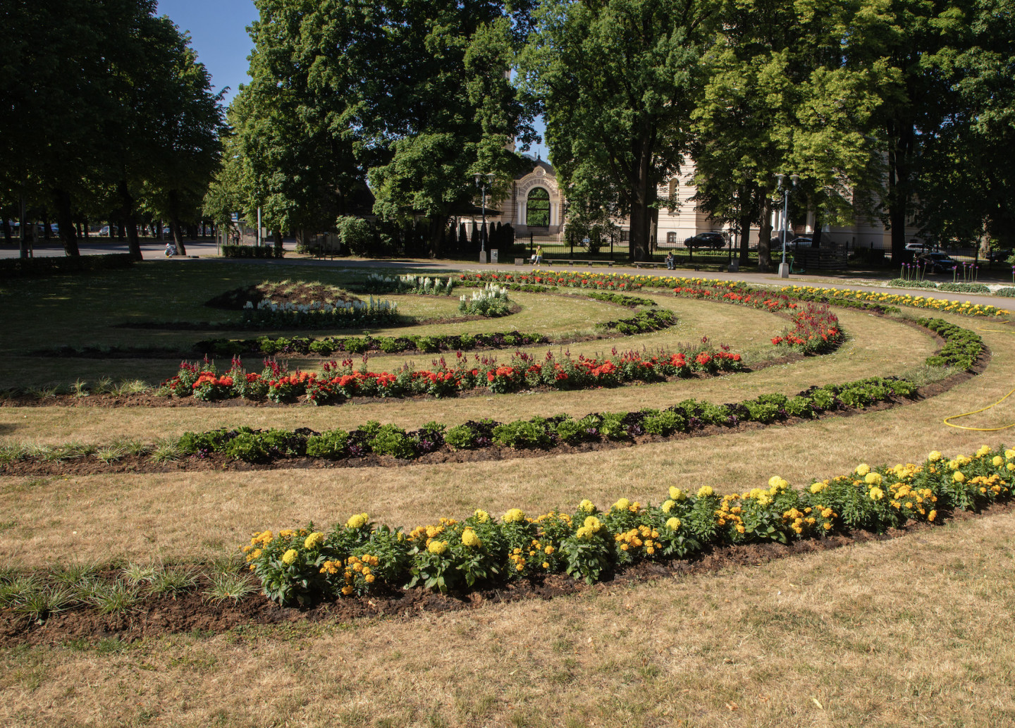 VAKARA ZIŅAS. Rakstu raksti Rīgas puķu dobēs - nra.lv