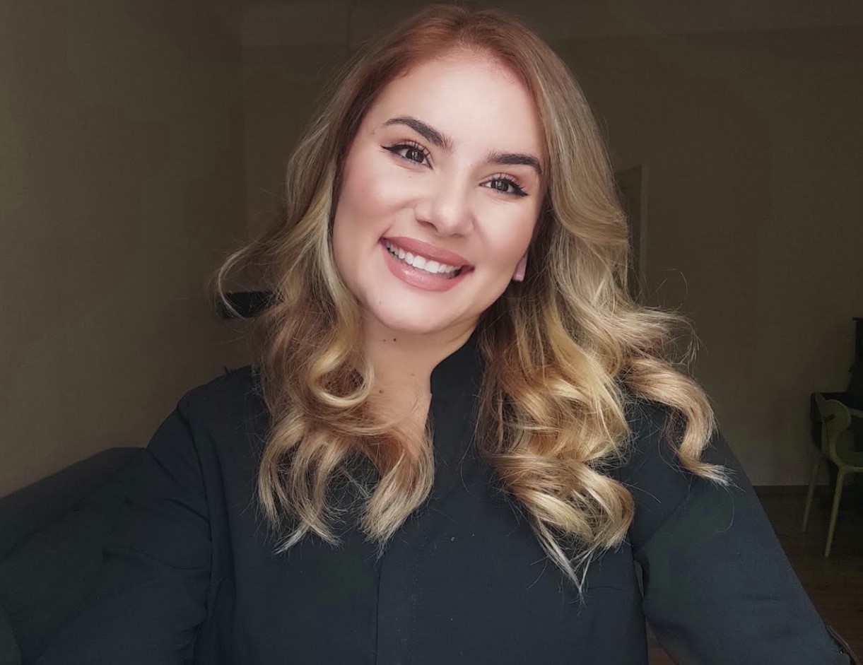 Marija Naumova svin savas sievišķības pilnbriedu - nra.lv