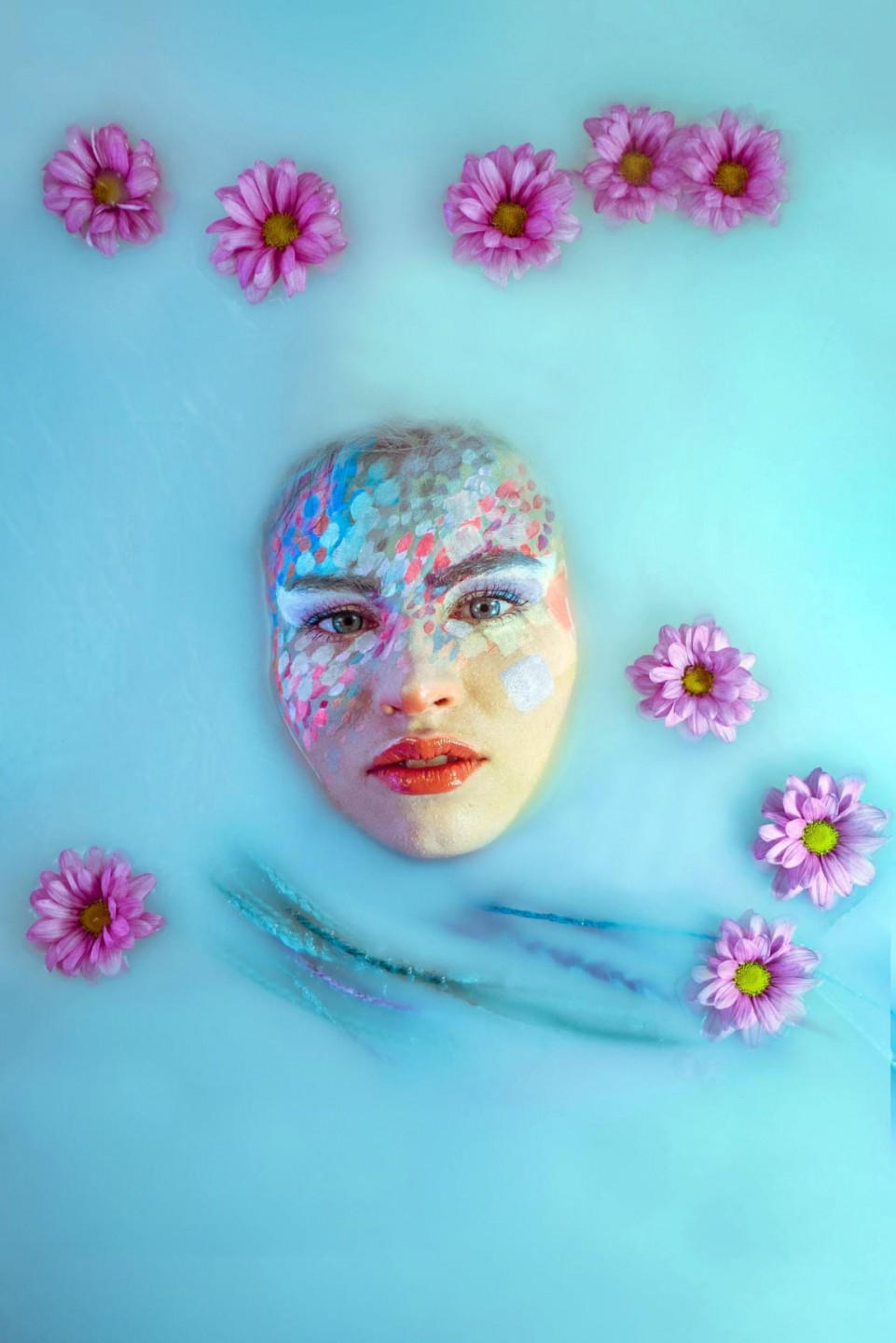 Latviešu māksliniece Waterflower izdod Madonnas dziesmas versiju - nra.lv