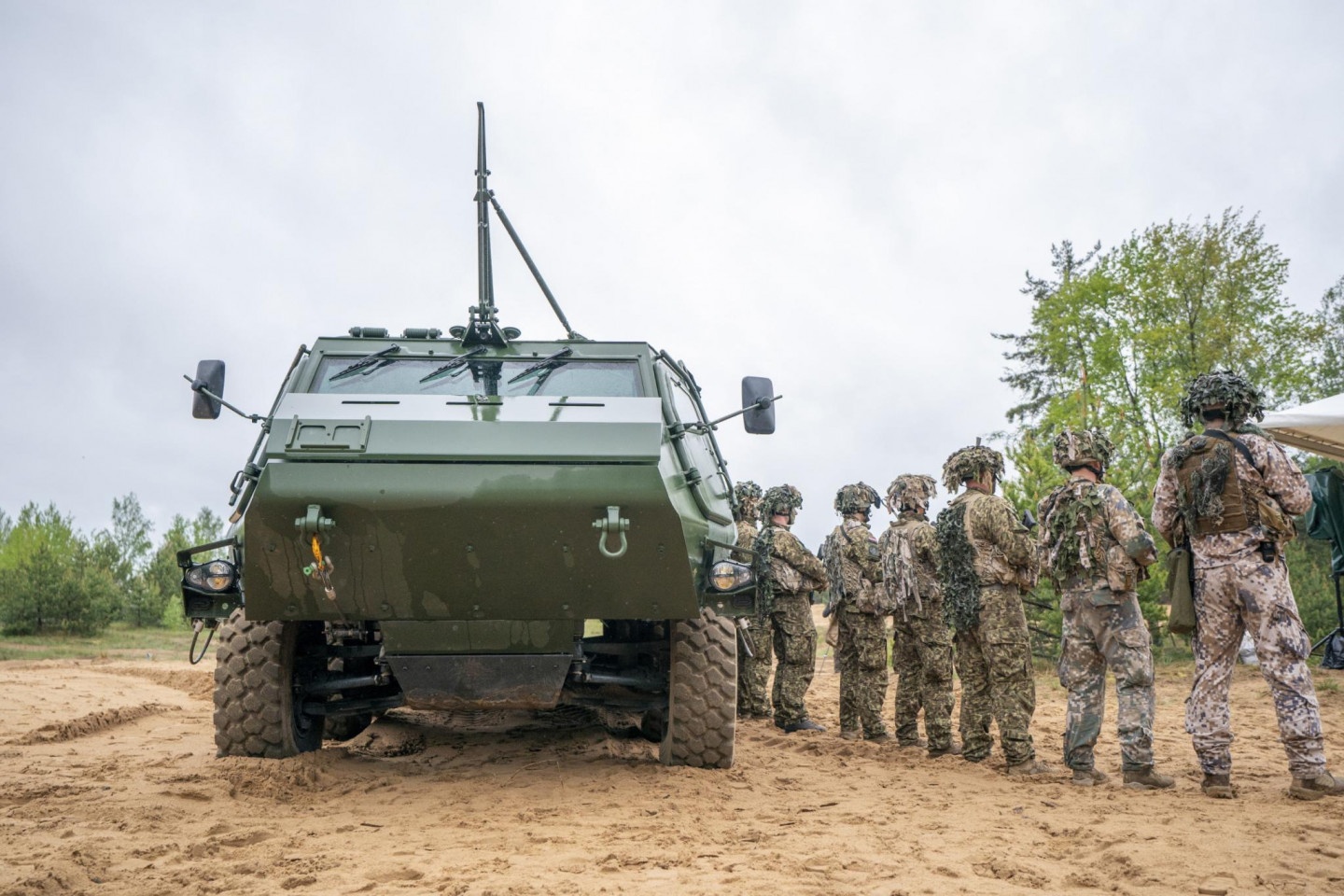 Jaunajā armijas pārtikas iepirkumā pieteikušies 18 pretendenti - nra.lv