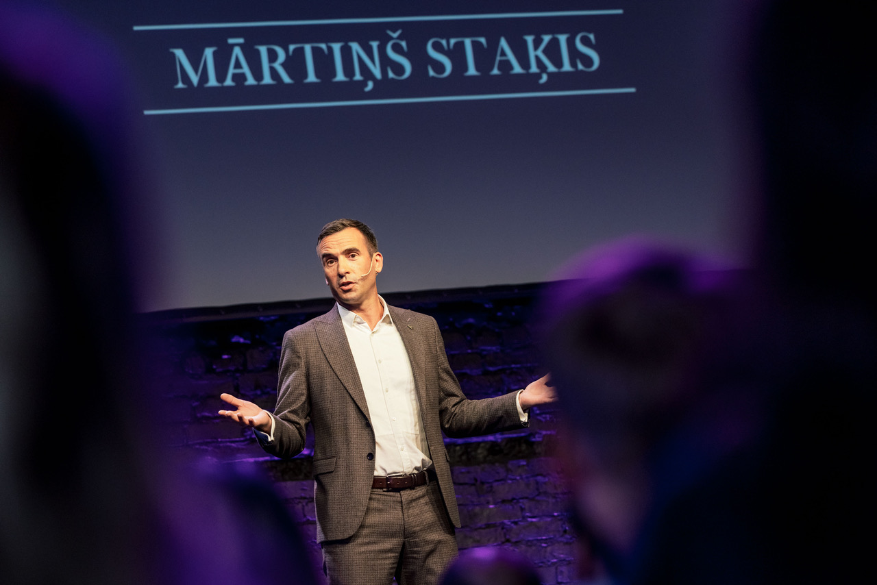 VIDEO: Rīgas ielu stabiņi un neveiksme pirmajā darba vietā. Staķis ...