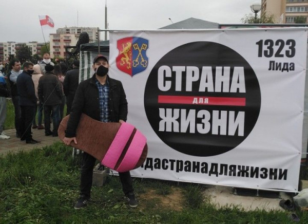 Uzvilku pleznas, pārmetu krustu un sāku peldēt – Mihasa stāsts par ...