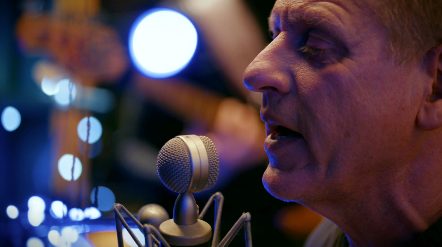 Ingus Ulmanis klausītājiem Ziemassvētkos dāvina skaistu dziesmu - nra.lv