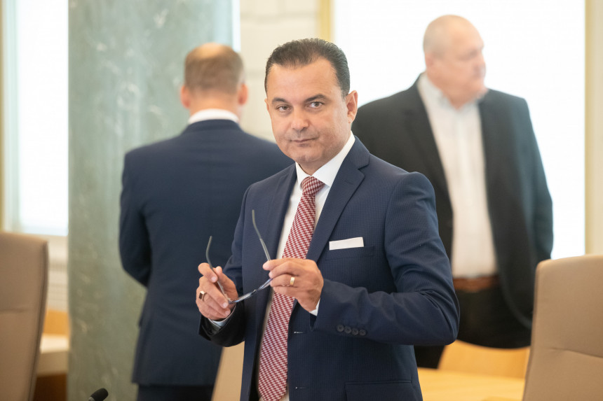 Hosams Abu Meri nosauc veselības aprūpes pamatproblēmu - nra.lv