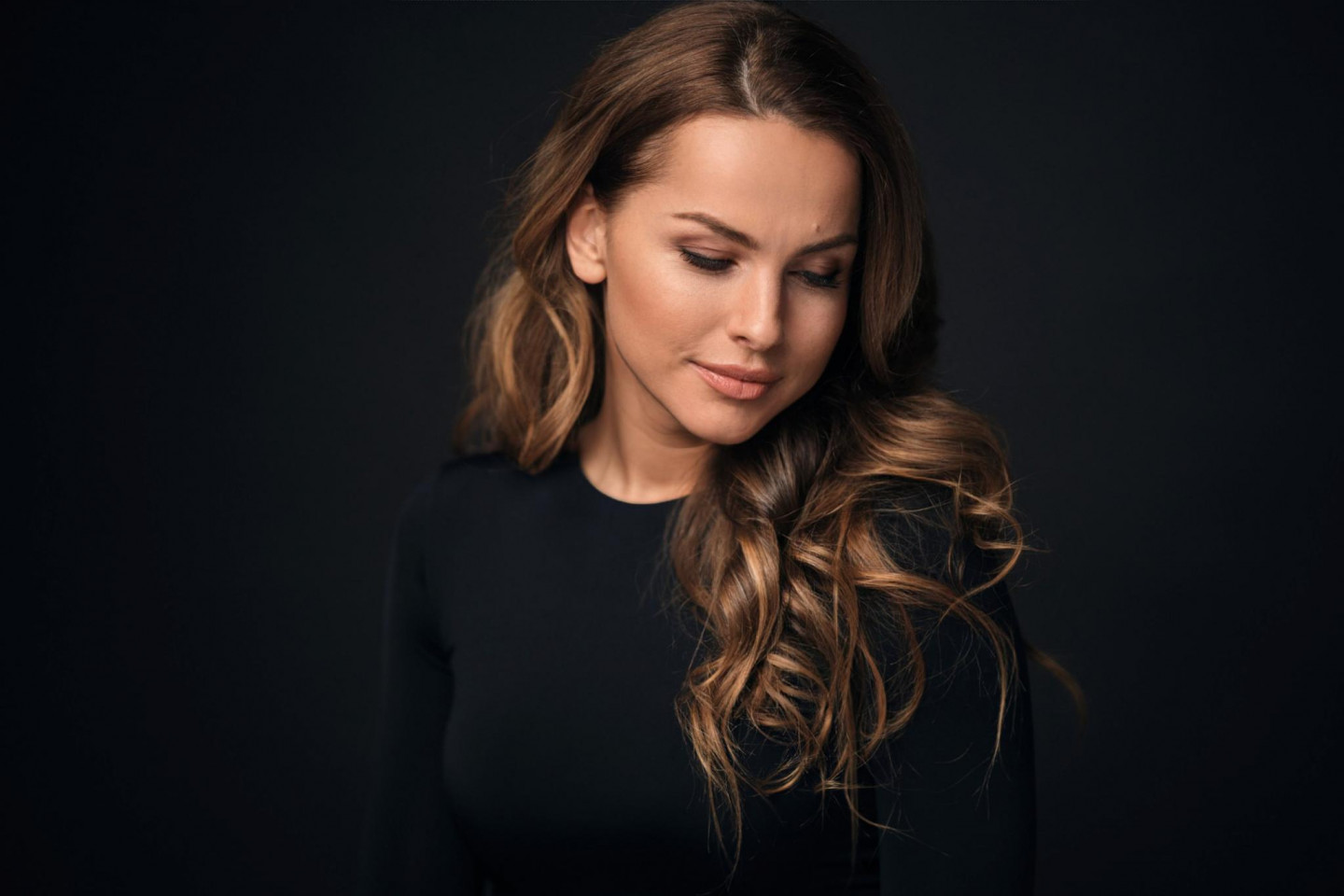 Lelde Dreimane: Starojoša sieviete mājās rada gaismu - nra.lv