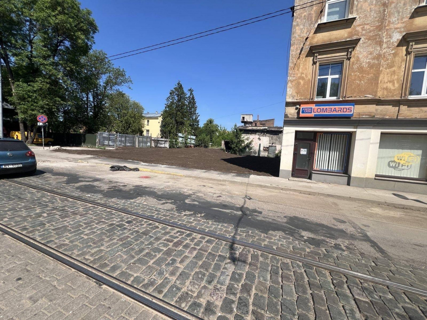 Rīga atbrīvojas no grausta Pētersalas ielā - nra.lv