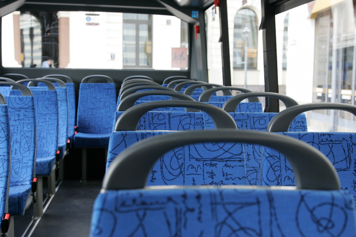 Jūrmalā avarē autobuss ar pasažieriem - nra.lv