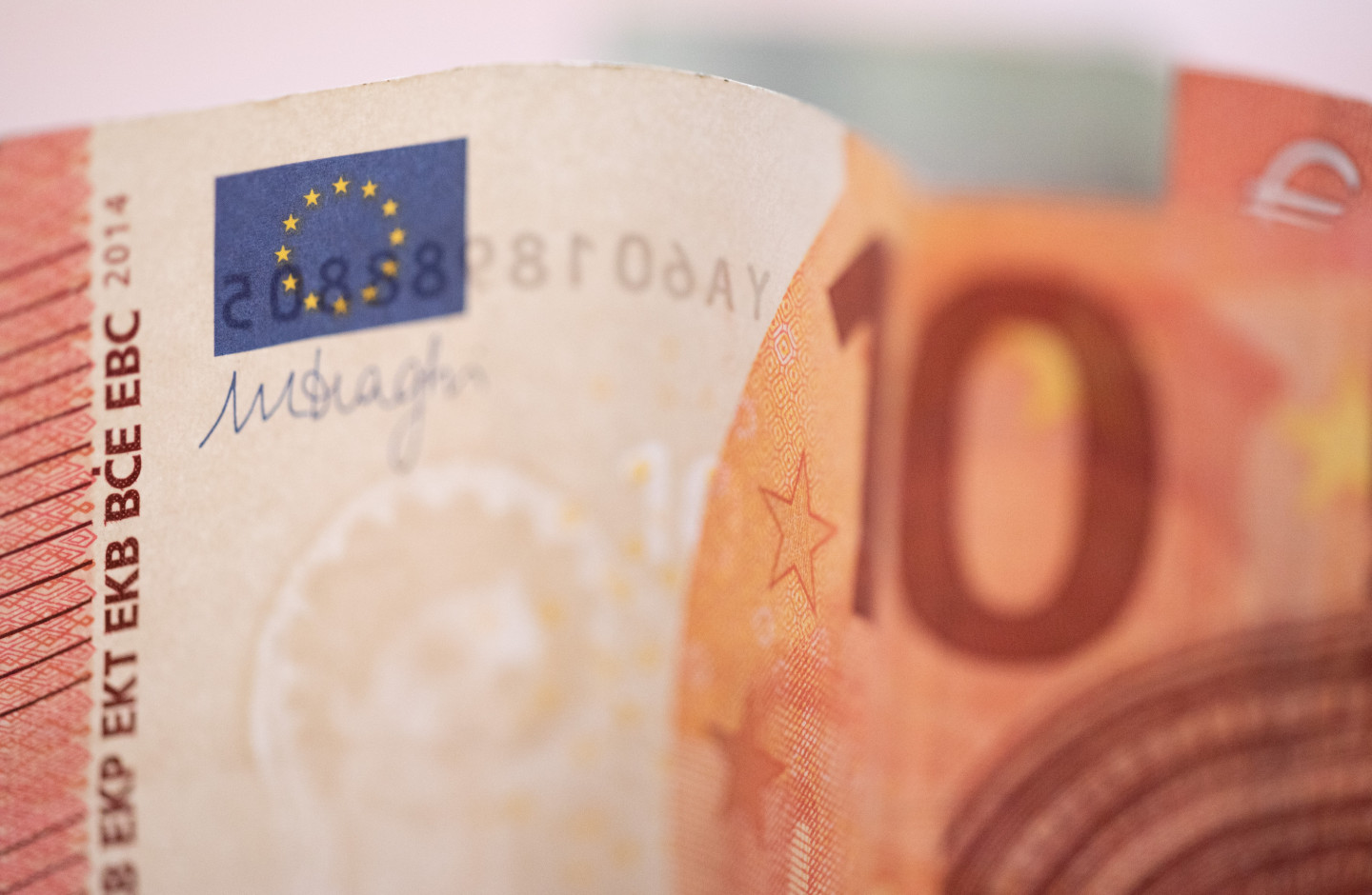 Algas kalkulators. Uzzini, kā mainīsies tava alga 2025.gadā - nra.lv