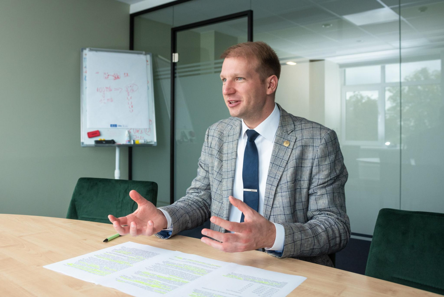 Kaspars Melnis stāsta, kad Latvija tiks pie konkurētspējīgām elektrības ...