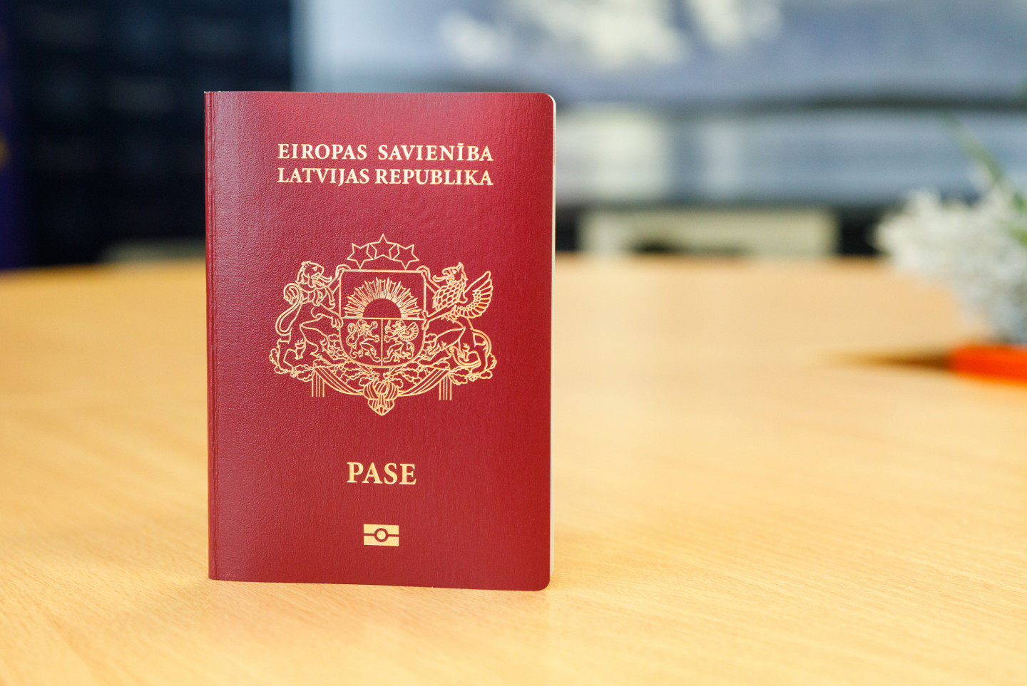 Pases un eID kartes no nākamā gada maksās vēl dārgāk - nra.lv