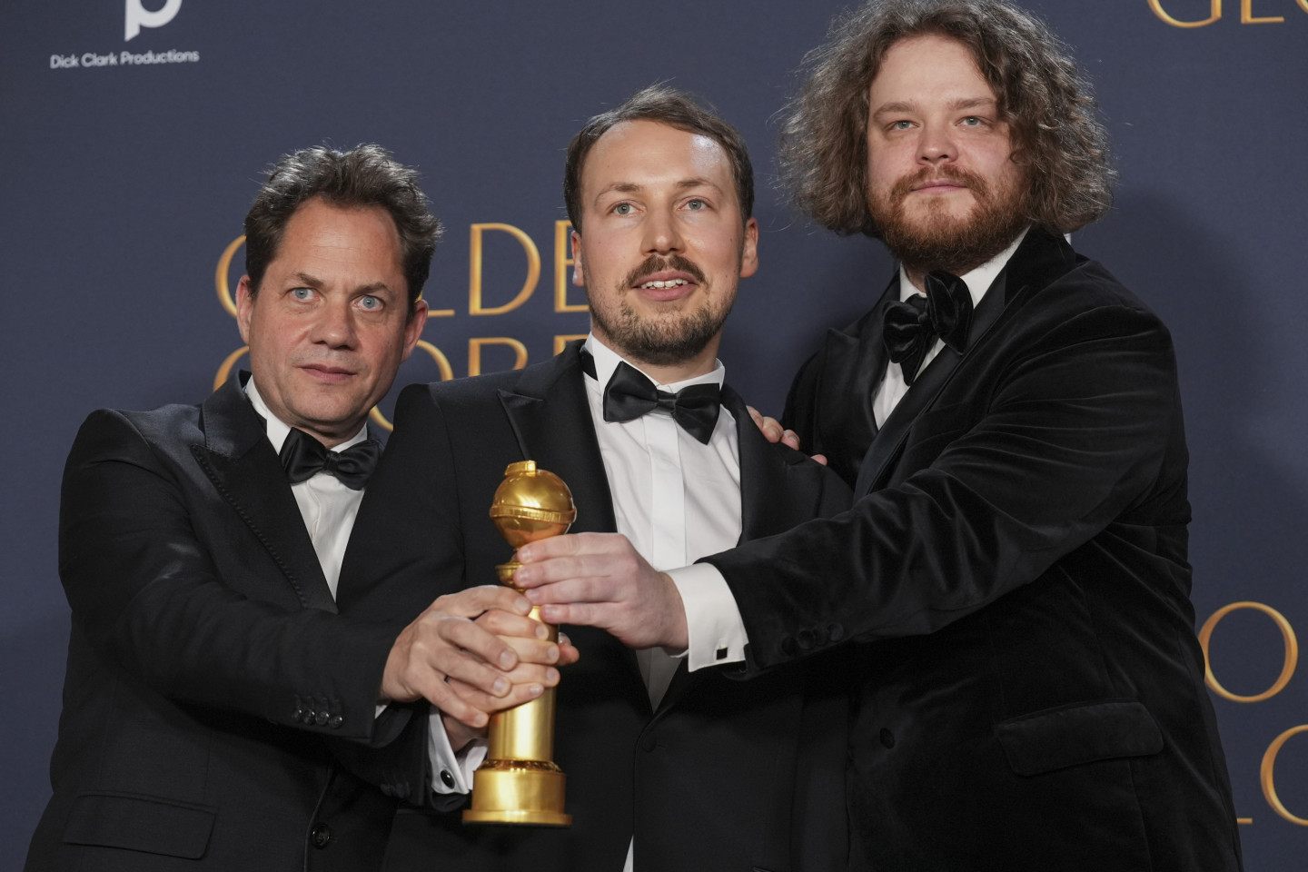 VIDEO: Filma "Straume" saņem "Zelta globusu" kā gada labākā animācijas ...