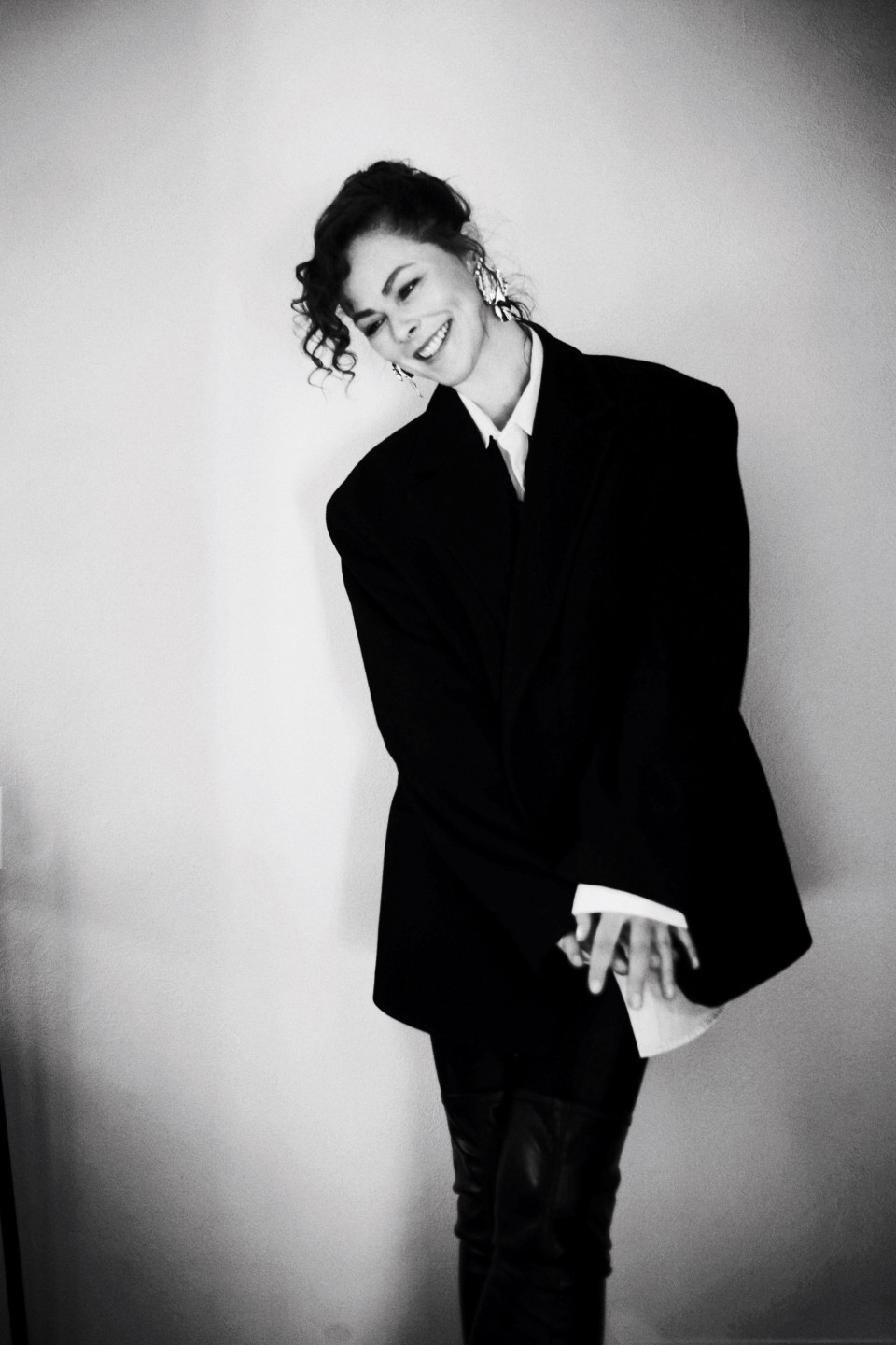 Zane Dombrovska's New Song: Sincere & Powerful – Archyde: Latest World ...