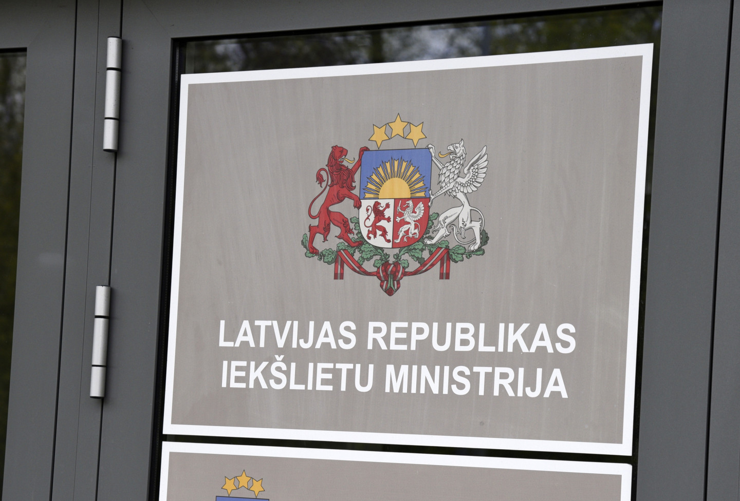 Aktuāli! Krāpnieki uzdodas par Iekšlietu ministrijas darbiniekiem - nra.lv