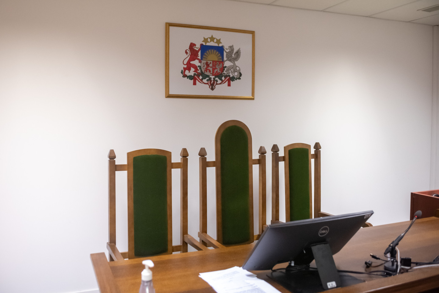 Ārsts Mednis sertifikātu anulēšanu pārsūdzējis tiesā - nra.lv