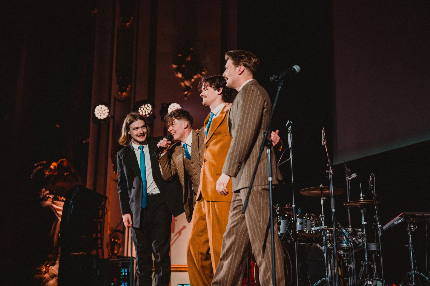 “Sudden Lights” jauno albumu piesaka ar kinematogrāfisku videoklipu ...