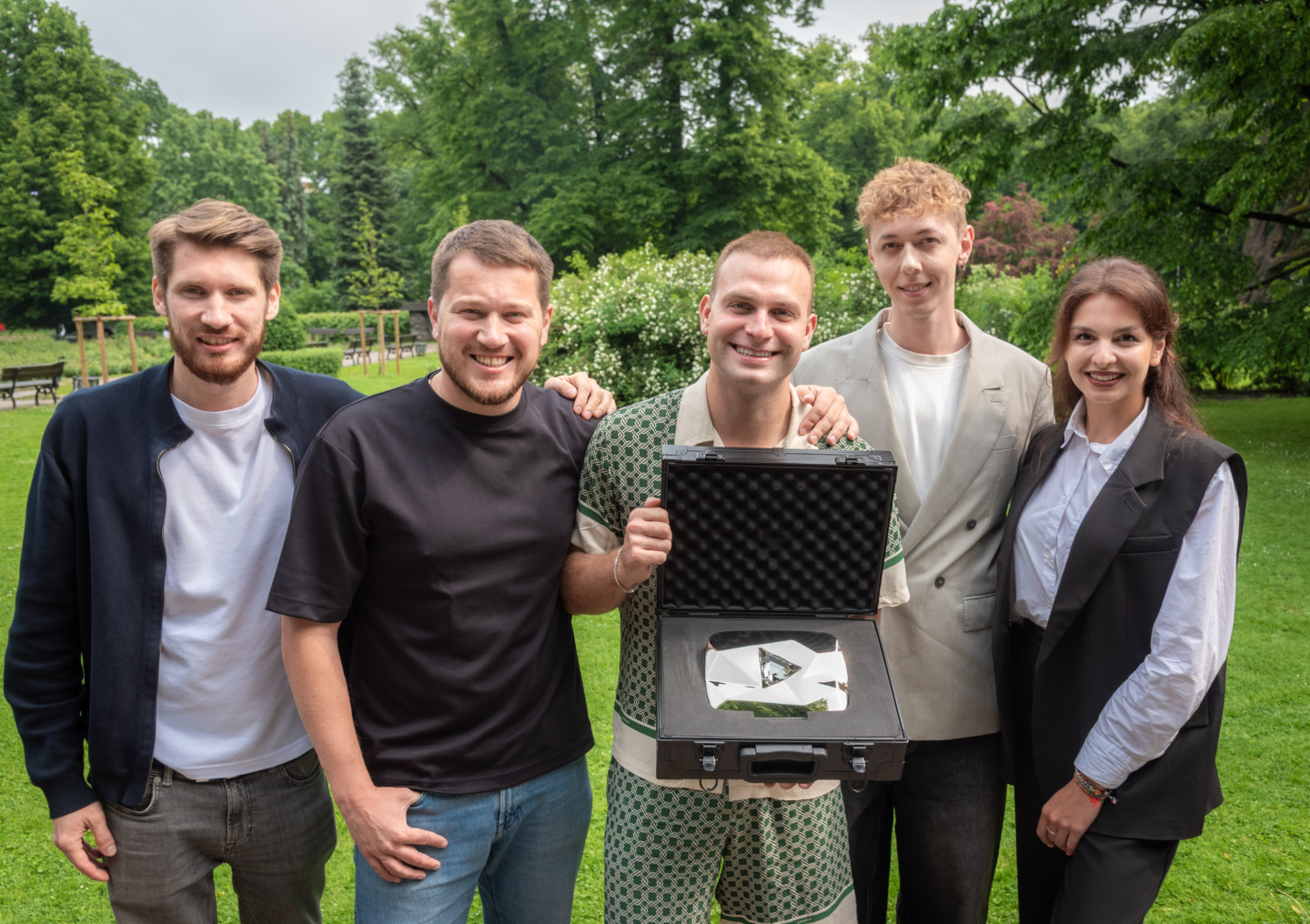 Latvija YouTube elitē – mūsu Andrew Wave sasniedz Dimanta pogas līmeni ...