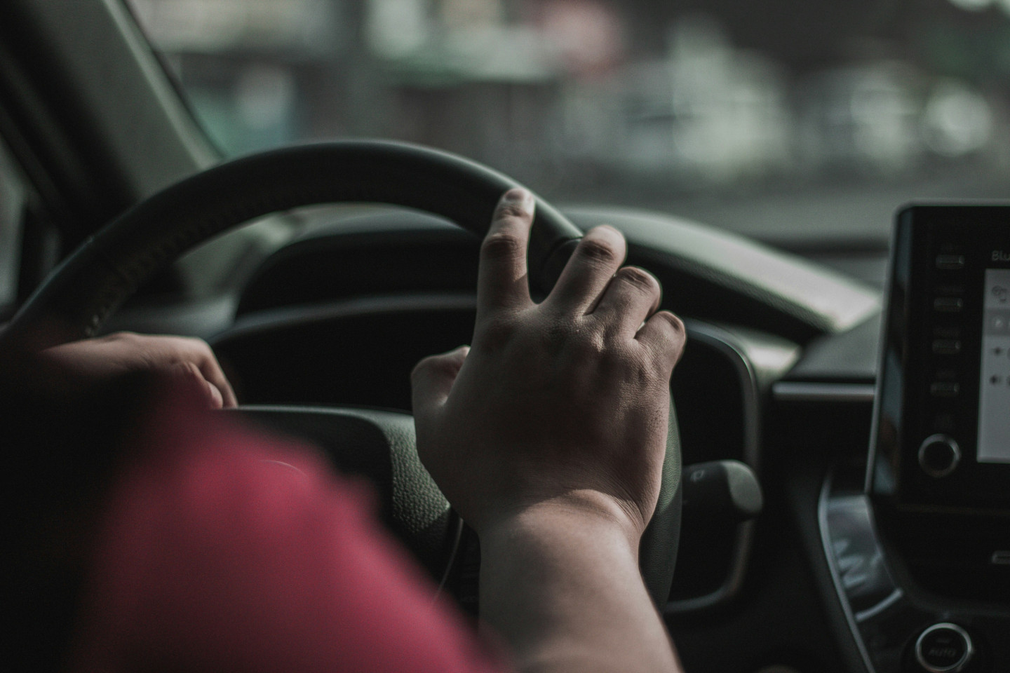 Jauni likuma grozījumi: Izstrādāti bargāki sodi autovadītājiem - nra.lv