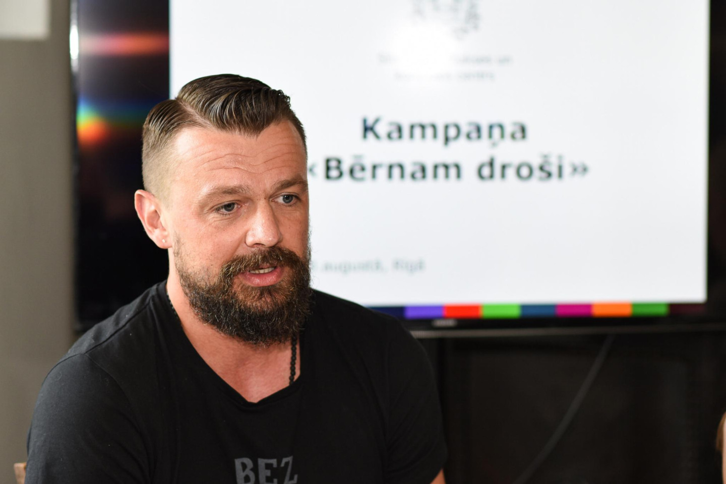 Armands Simsons nonāk uz operāciju galda - nra.lv