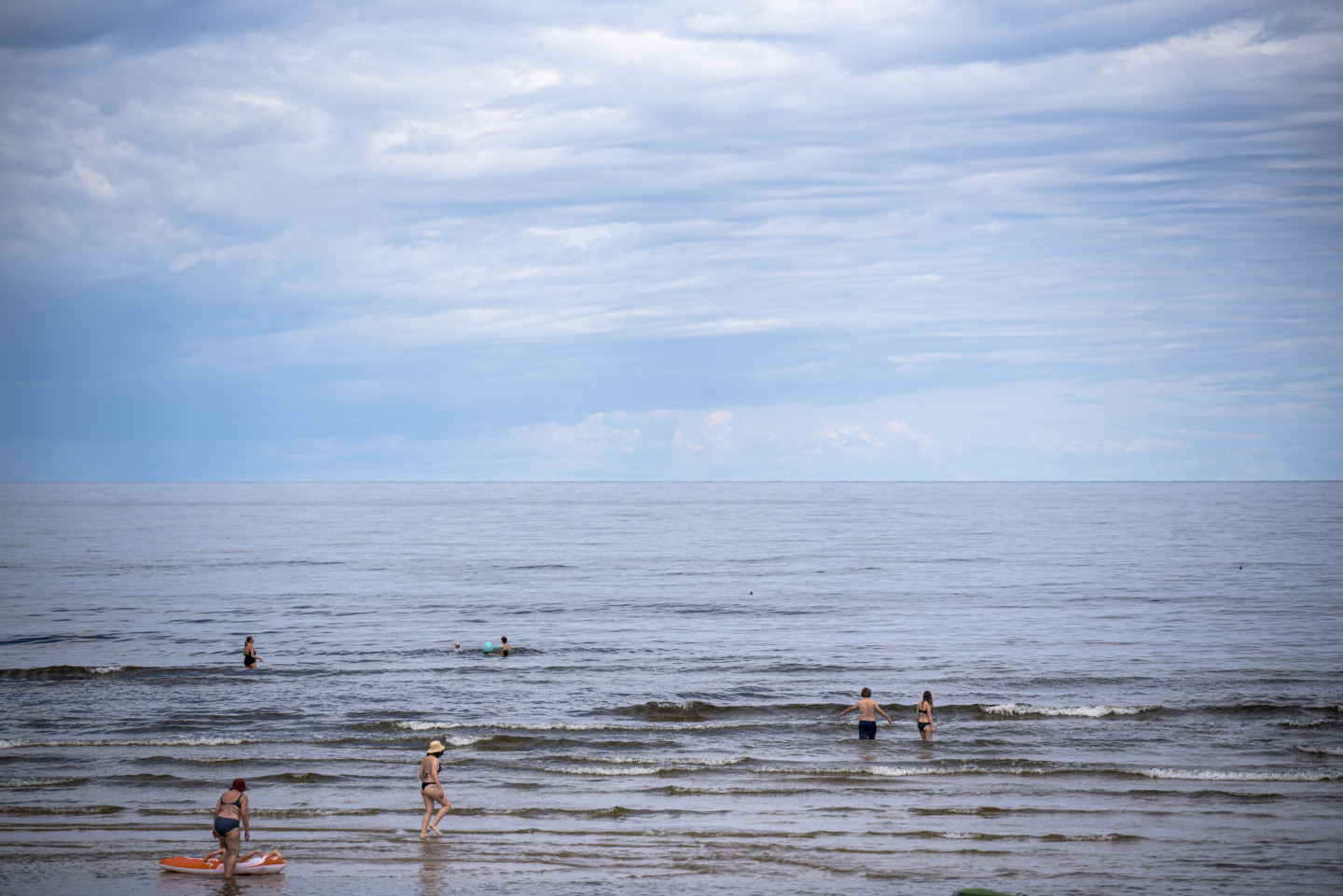 Laika prognoze nākamai nedēļai: karstums, pērkona negaisi un lietus - nra.lv
