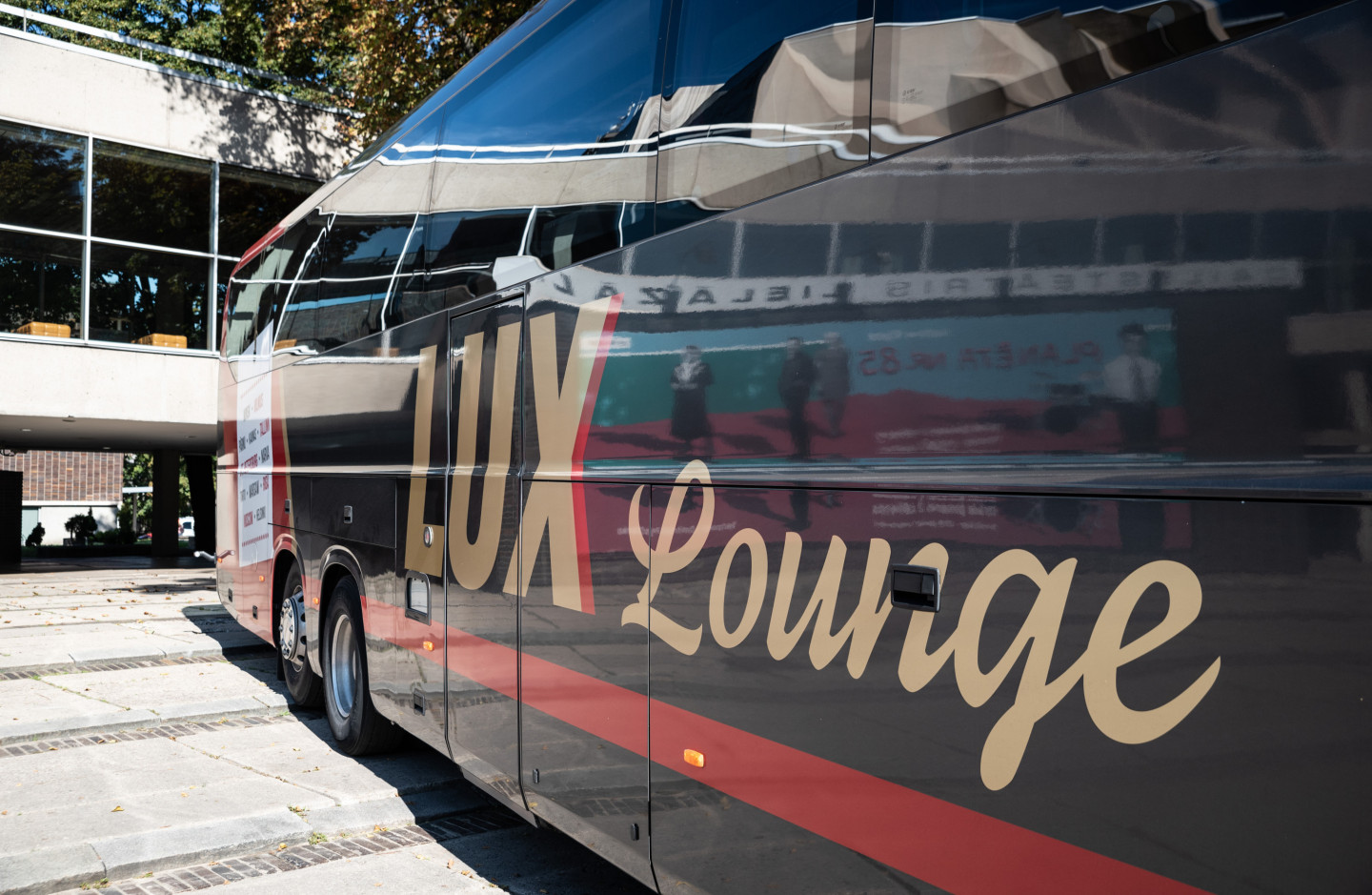 Avarējis "Lux Express" autobuss; daudz cietušo (papildināts) - nra.lv