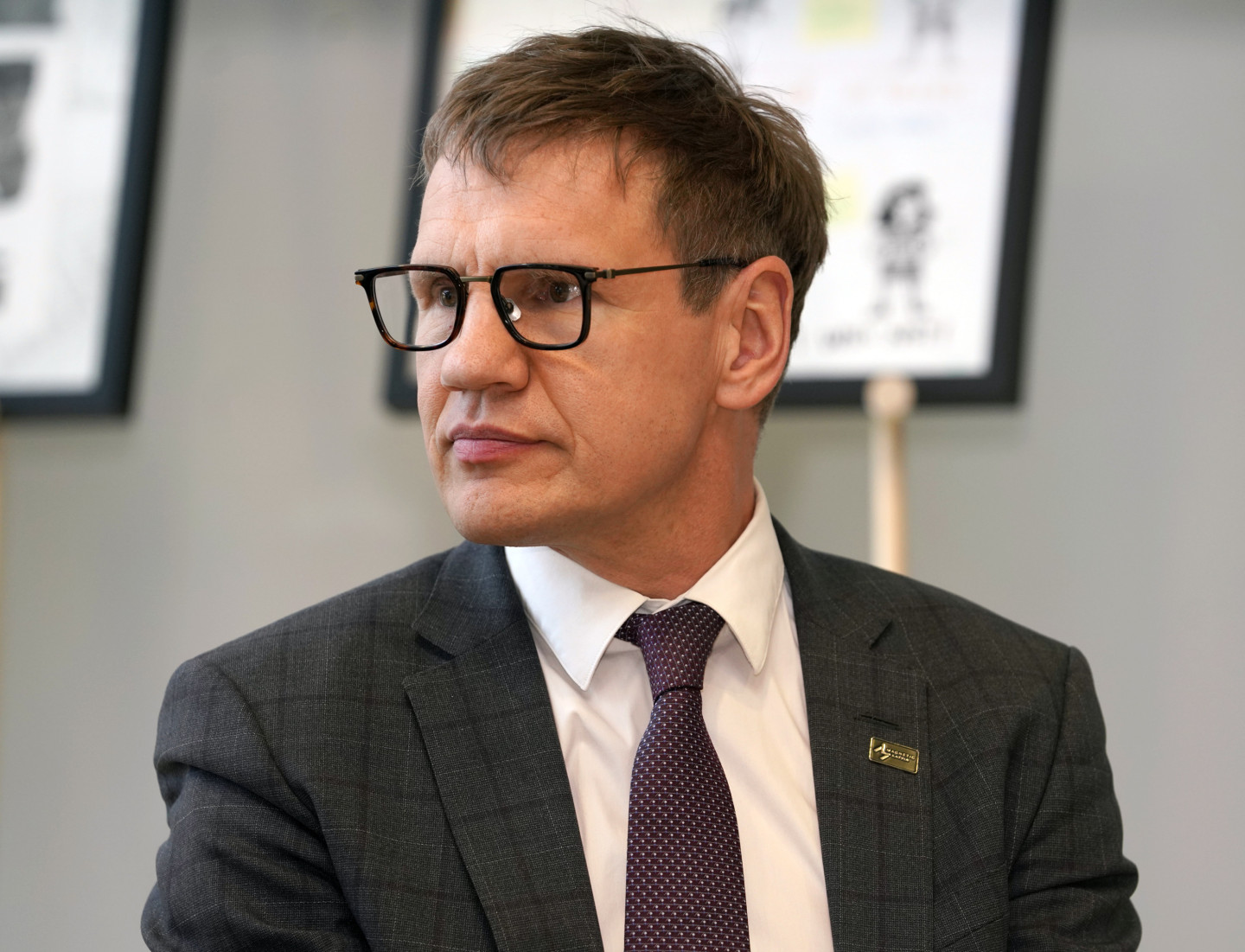 Deputāts Ozols pēc smagas sķiršanās no Danas Reiznieces redzēts ar ...