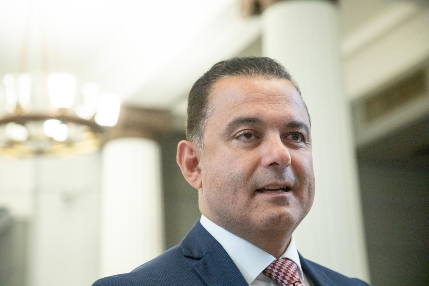 Uzlauzts Hosama Abu Meri "WhatsApp" konts - nra.lv