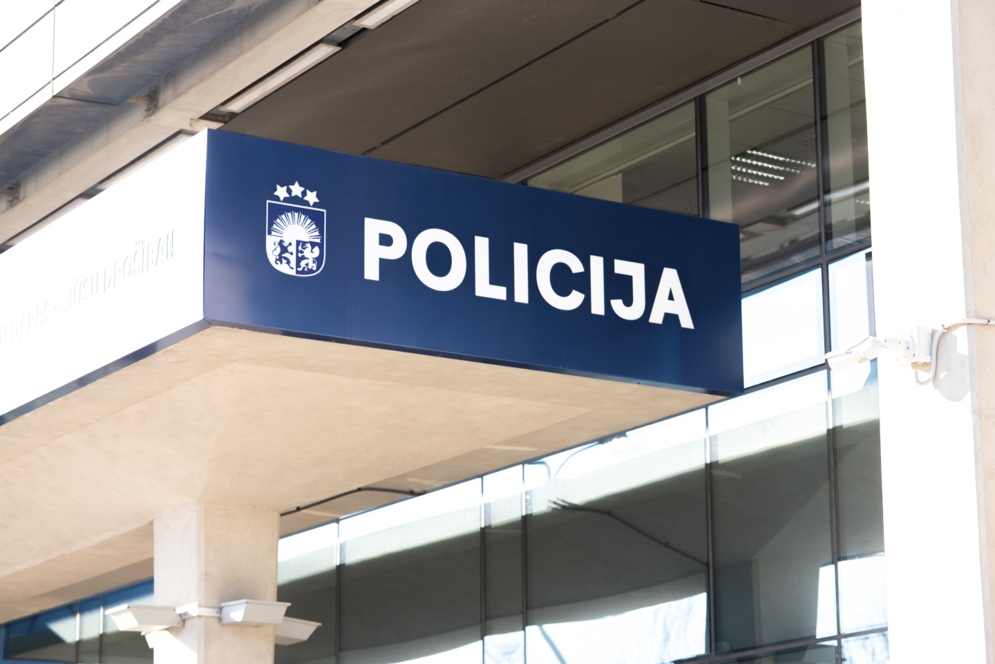 Pusaudzis ar nazi uzbrukumā deviņus gadus vecam zēnam Imantā - nra.lv