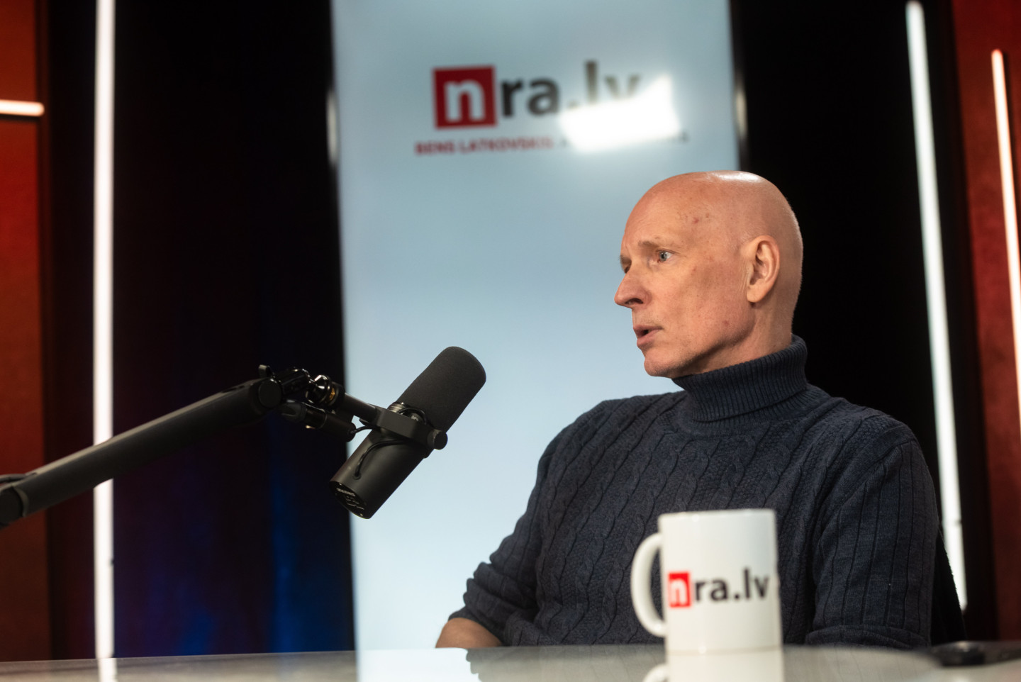 VIDEO. Alvis Hermanis cer iegūt 51% vēlētāju atbalsta - nra.lv