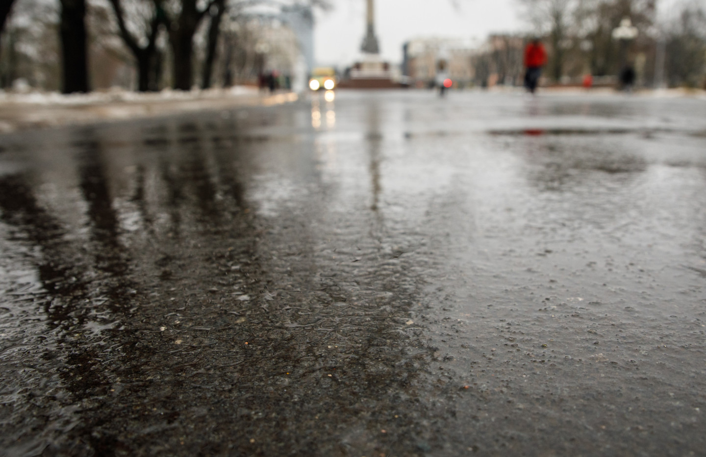 Atkala un sasalstošs lietus: brīdinājums autovadītājiem - nra.lv