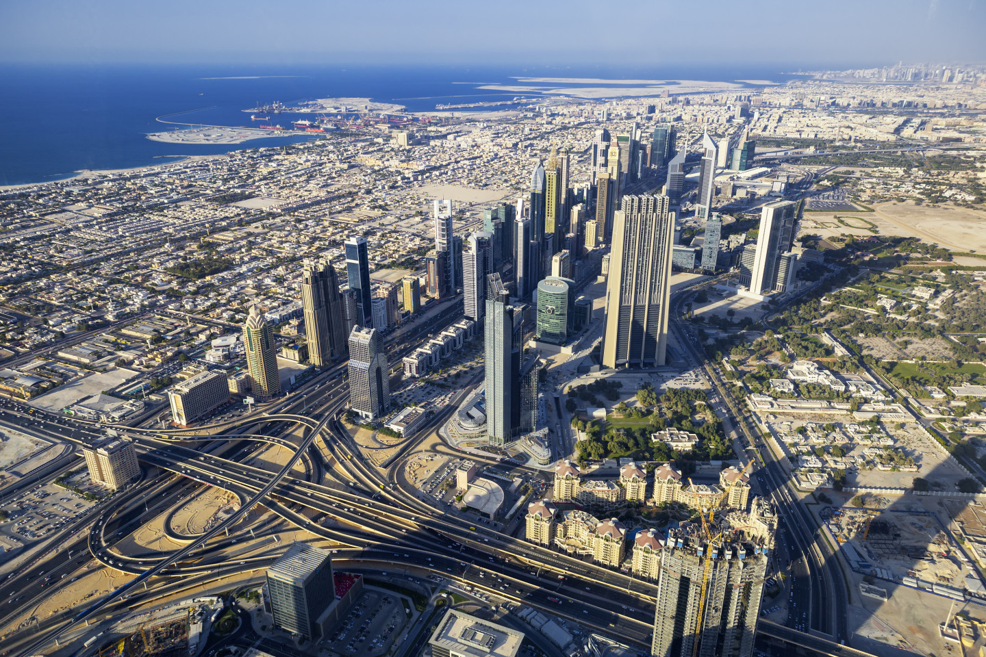 Uzbrukums Dubaijas Starptautiskajai lidostai - nra.lv