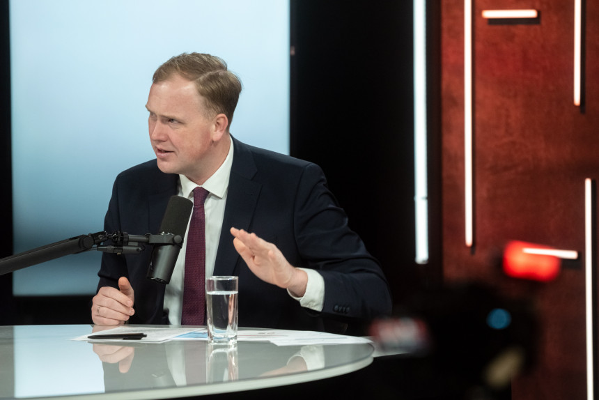 VIDEO. "Paši cērtat kā traki! Nu, johaidī!" Viktors Valainis Rīgas ...