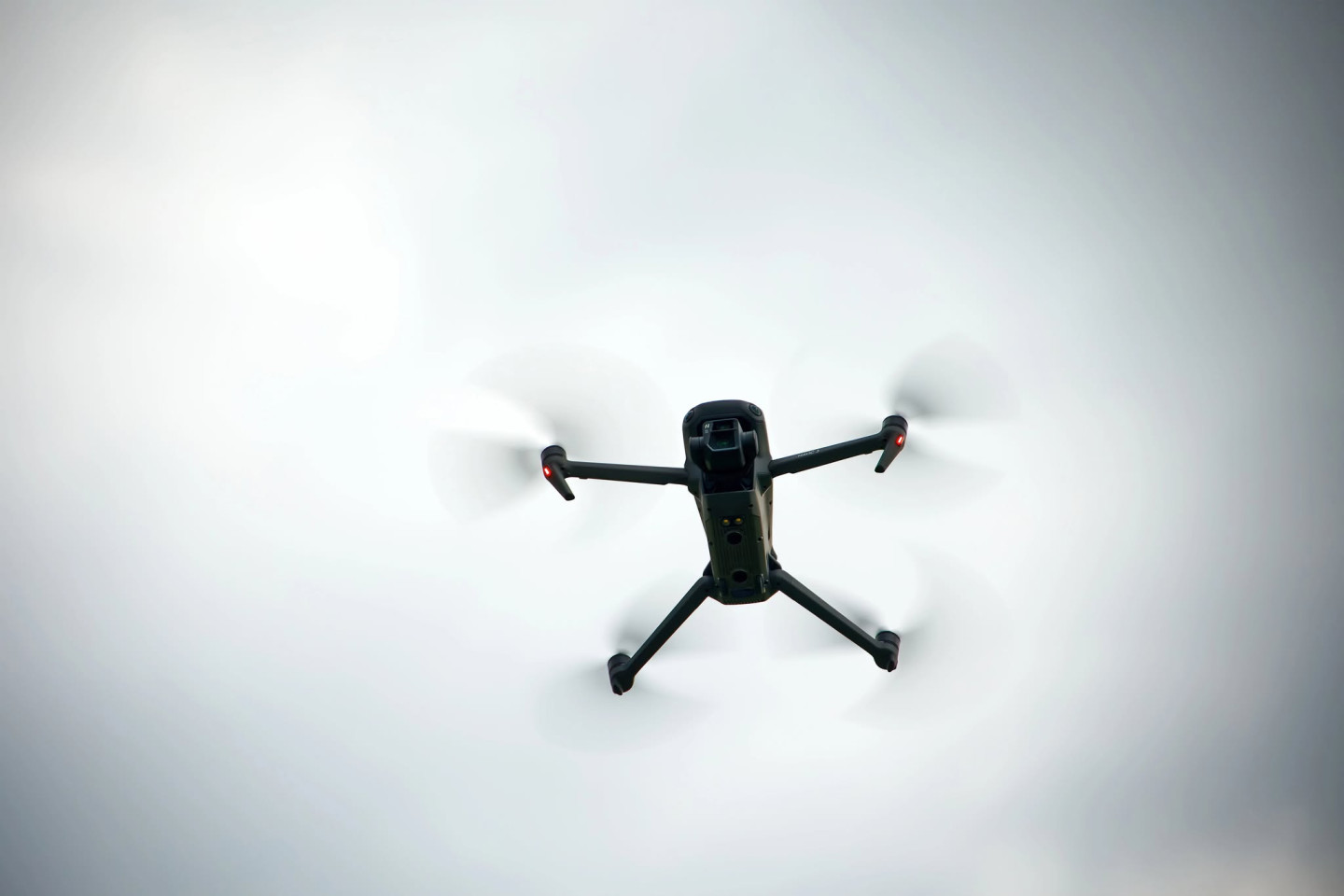 Ģirts Lapiņš nosauc lielāko apdraudējumu dronu uzbrukuma gadījumā - nra.lv