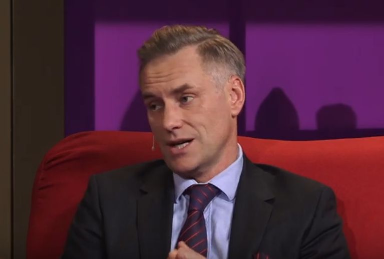 Politiķis Māris Gulbis atklāj, kam sieviete nedrīkst taupīt naudu ...